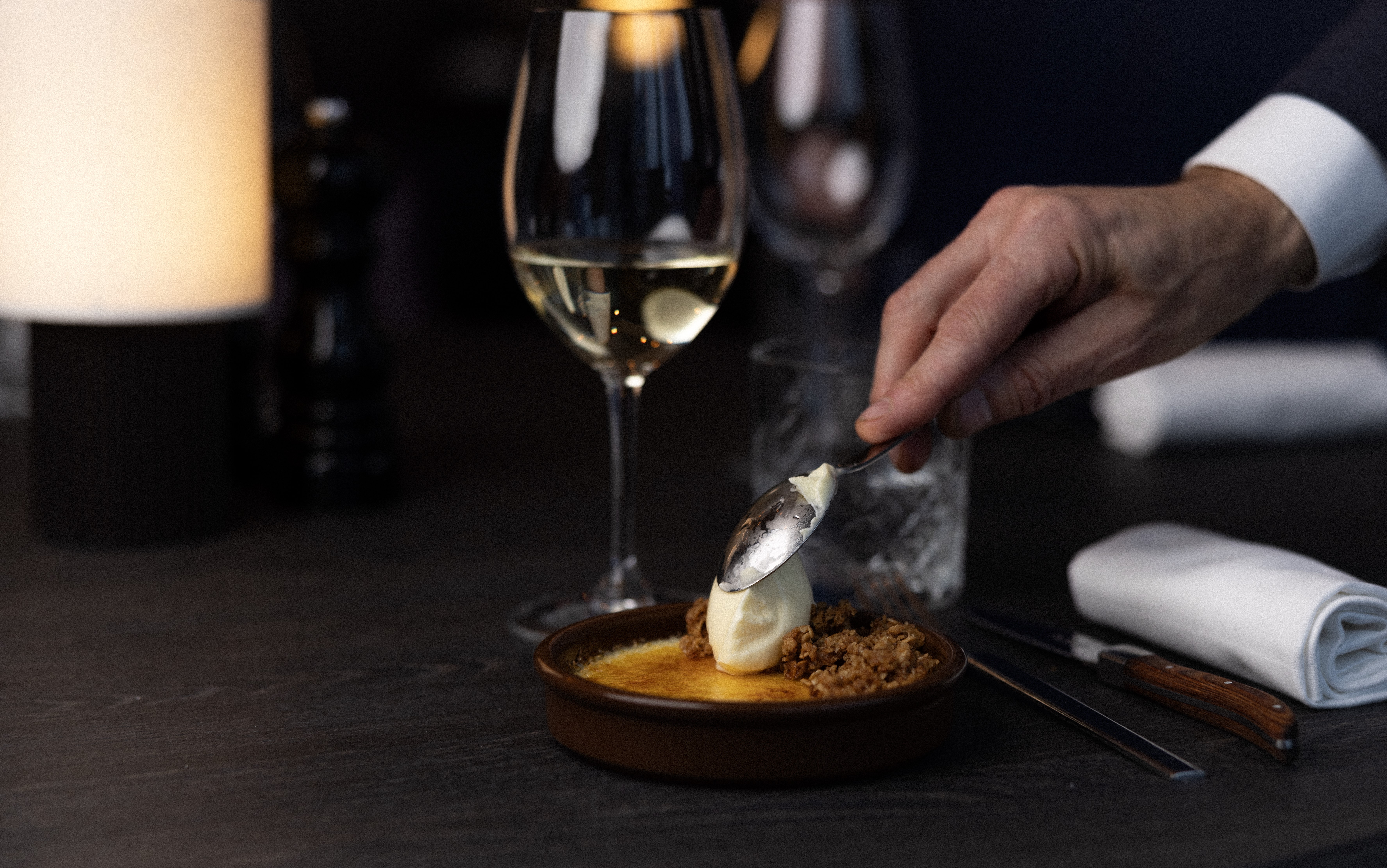 Servering i forbindelse med møter og arrangementer på Tivoli Hotel.